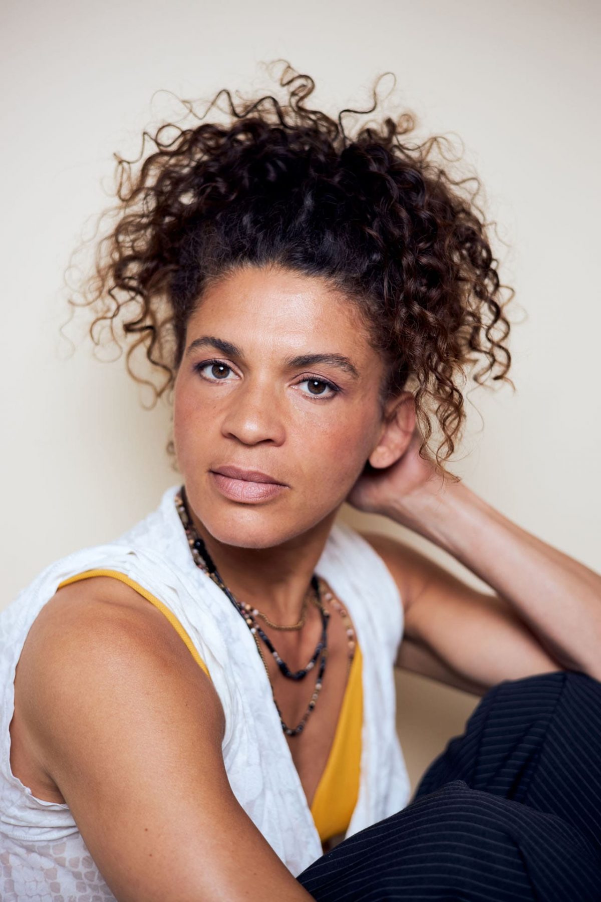 Isabelle Redfern - Schauspielerin - FRAME - ARTIST MANAGEMENT